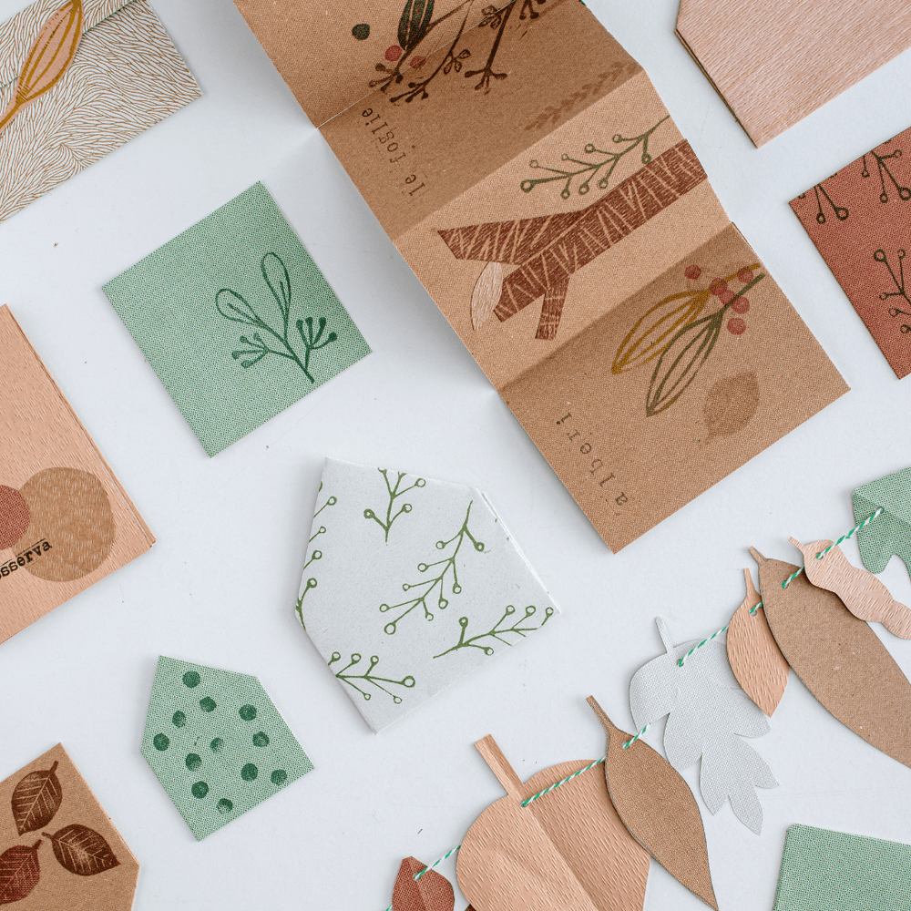 Recycled Linen decorative paper in Green color · Manamant Paper Tales